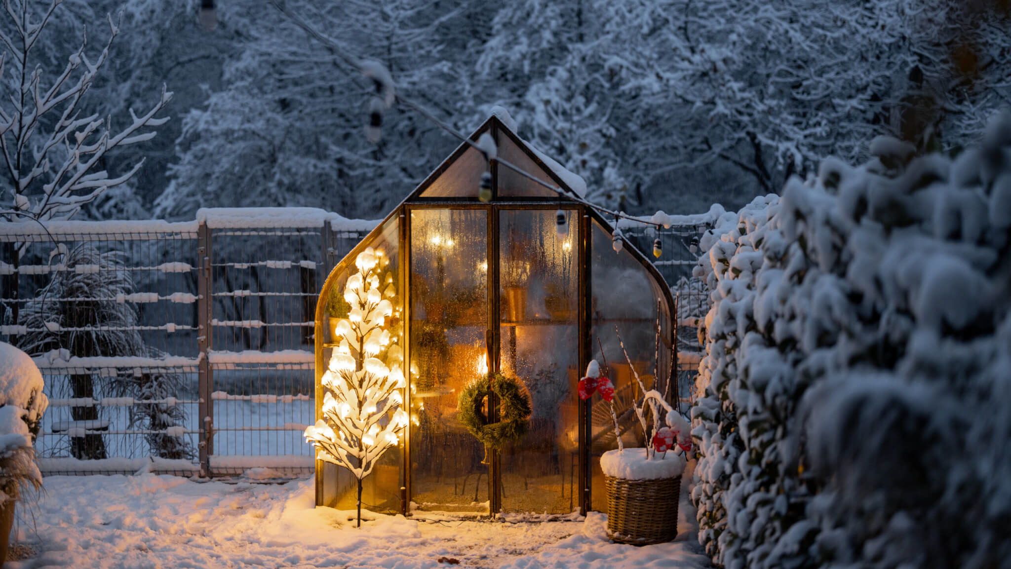 Gartenhaus winterfest machen – so kommt Ihre Laube gut durch den Winter ...